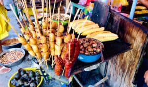 Gusano Suri y los Platos Tipicos de la Selva - Comidas Peruanas - Recetas